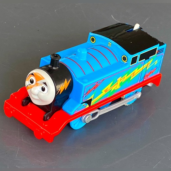 Toys | Thomas The Tank Engine Lightning Bolt Trackmaster Motorised ...